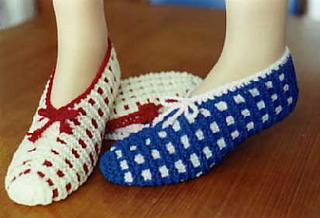 Ravelry: Pantoufles à fenêtres pattern by Chez Muse