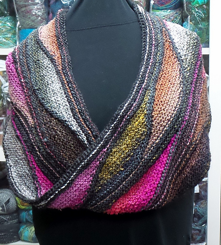 Ravelry: Infinity Cowl pattern by Brigitte Elliott