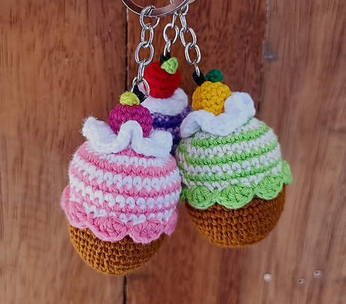 Ravelry: Cute Cupcake Keychain pattern by Pat SamL
