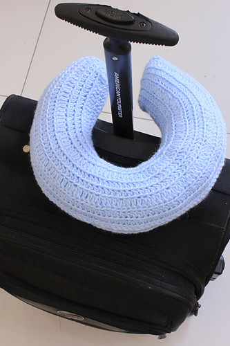 Ravelry: No sew Travel pillow pattern by Sheetal Pathak