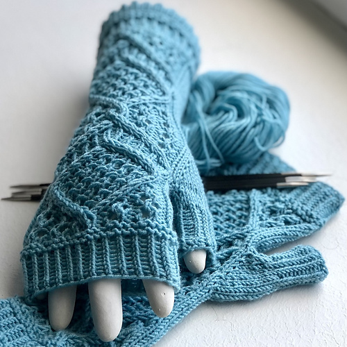 Ravelry: Fancy fingerless gloves pattern by Mari-Liis Hirv