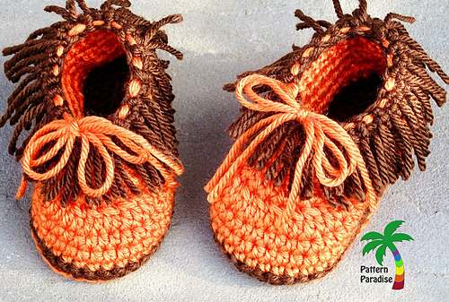 Ravelry: Loop-d-Loop Booties pattern by Maria Bittner