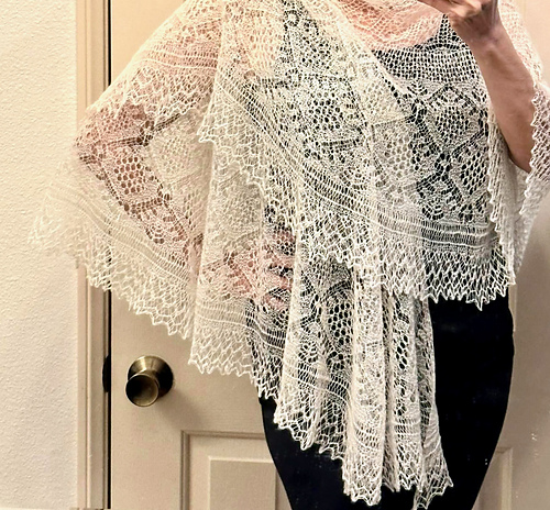 Ravelry: Lucente Stella pattern by Paula Kibildis