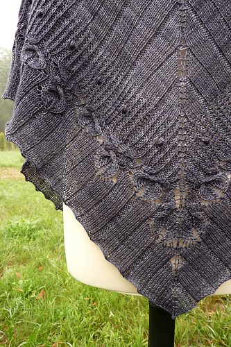 Ravelry: Zina Shawl pattern by Hanna Maciejewska