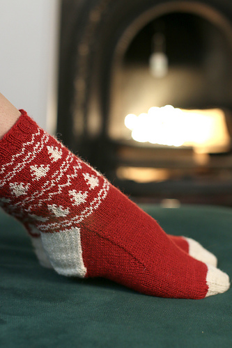 Ravelry: Pine Wood Socks pattern by Penny Baker