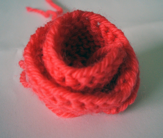 Ravelry: Garter Rose Flower pattern by Sarah Leadbetter