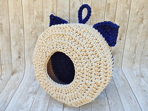 Ravelry: Easy Cat House pattern by Natalie Pelikh