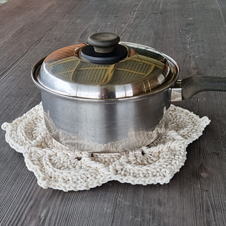 Ravelry: Hot Pot Trivet pattern by Periwinkle Crochet