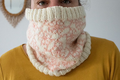 Ravelry: Fleurs du Japon (col) pattern by collete audrey