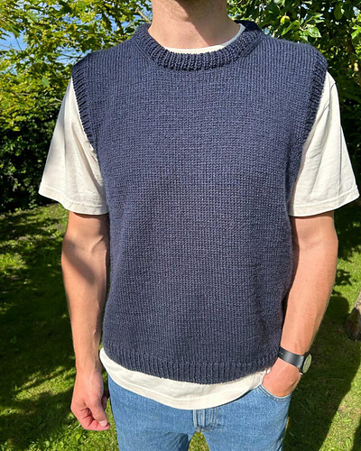 Ravelry: Novice Slipover Man pattern by PetiteKnit