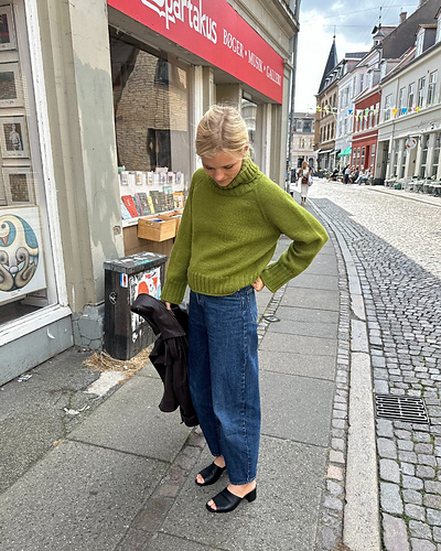 Ravelry: Amy Sweater pattern by PetiteKnit
