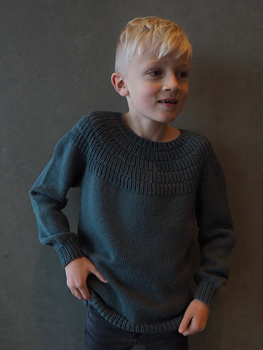 Ravelry: Anker's Sweater Junior pattern by PetiteKnit