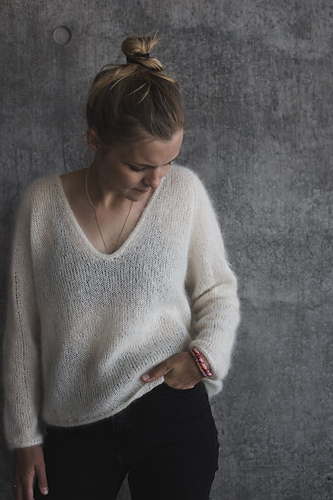 Ravelry: Cumulus Blouse pattern by PetiteKnit
