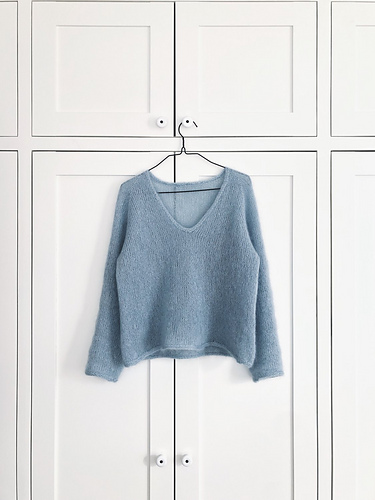 Ravelry: Cumulus Blouse pattern by PetiteKnit