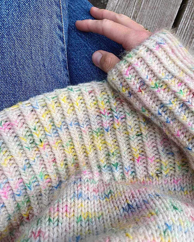 First FO of the year! I think I fell in love with the half twisted rib ...