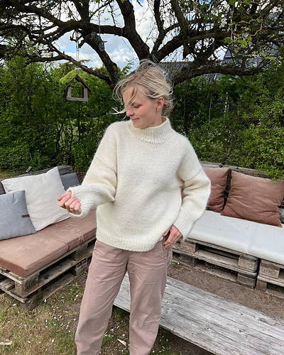 Ravelry: Weekend Sweater pattern by PetiteKnit