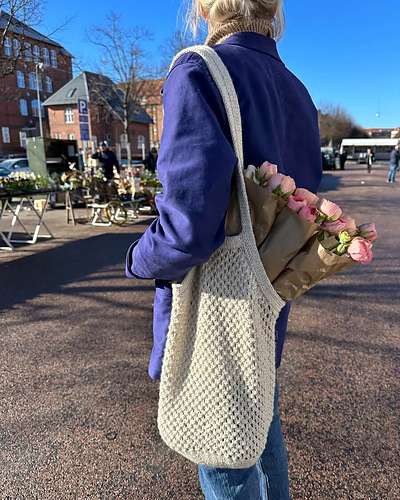 Ravelry: Breeze Bag pattern by PetiteKnit