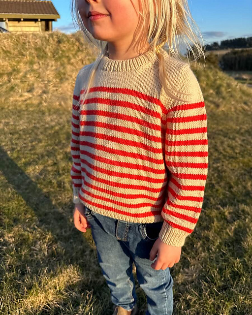 Ravelry: Lyon Sweater Junior pattern by PetiteKnit
