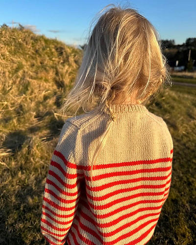 Ravelry: Lyon Sweater Junior pattern by PetiteKnit