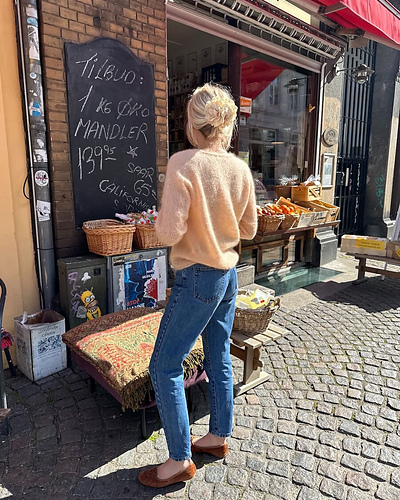 Ravelry: Cumulus Blouse O-neck pattern by PetiteKnit