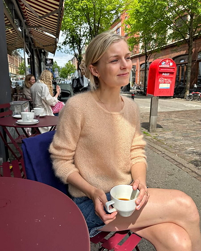 Ravelry: Cumulus Blouse O-neck pattern by PetiteKnit