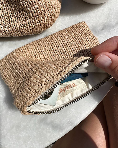 Ravelry: Cleo Clutch pattern by PetiteKnit