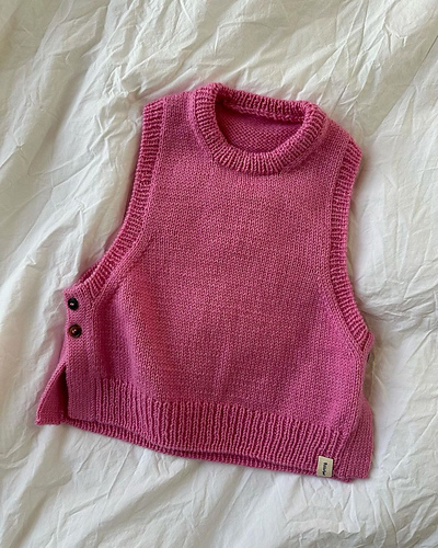 Ravelry: Lulu Slipover Junior pattern by PetiteKnit