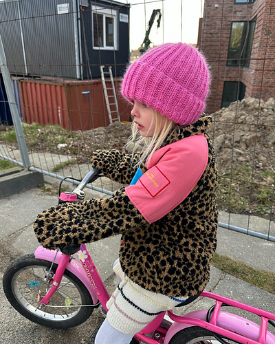 Ravelry: September Hat pattern by PetiteKnit