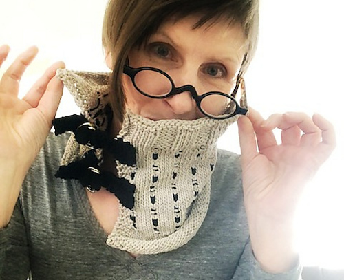 Ravelry: Rondo cowl pattern by Petra Breakstone