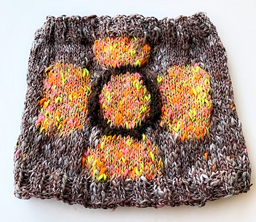 Ravelry: Conceptual flower cowl pattern by Petra Breakstone