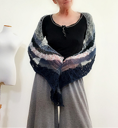Ravelry: Meehan shawl pattern by Petra Breakstone
