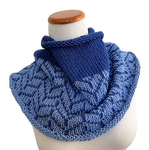 Ravelry: On edge cowl pattern by Petra Breakstone