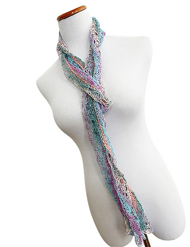 Ravelry: Reina scarf pattern by Petra Breakstone