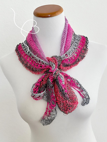 Ravelry: Pendola shawlette pattern by Petra Breakstone