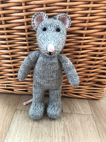 Ravelry: Mouse Little pattern by Pien Prins