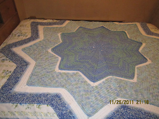 Ravelry: PiggyWiggy96's Little Boy Blue Star Rug