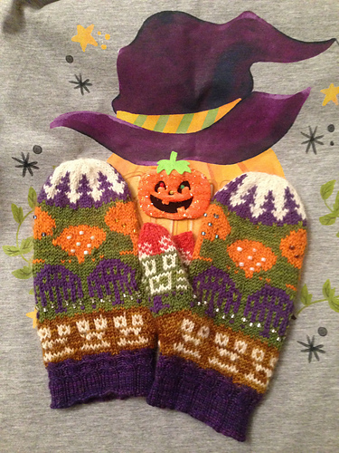 Ravelry: Spooky Park Mitts mystery KAL pattern by Hanna Kyttä