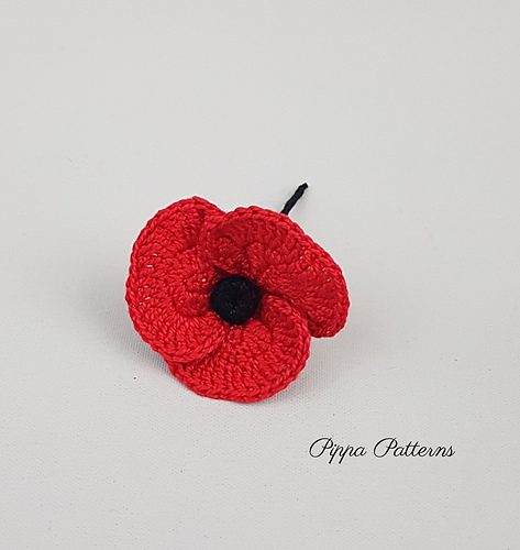 Ravelry: Poppy Brooch pattern by Connie Rockliff
