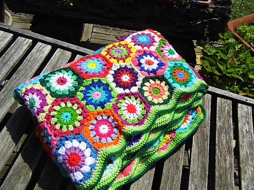 Ravelry: Upcycled RetrO HeXagoN Afghan pattern by Sandra Guggenberger