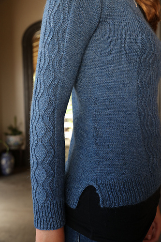 Ravelry: 3313 Woman's Raglan Pullover pattern by Jennifer Owens