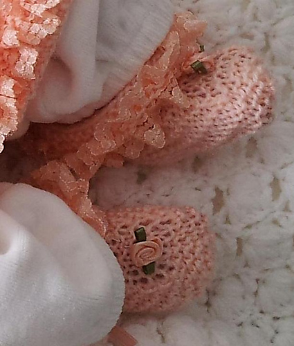 Ravelry: Amalia pattern by Corrie Ipskamp