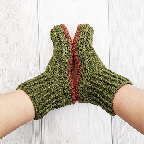 Ravelry: Sable Leather Bottom Slippers pattern by Poppy Shop