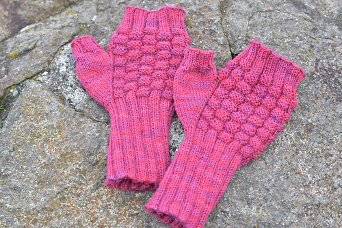 Ravelry: Grá pattern by Gillian Harkness