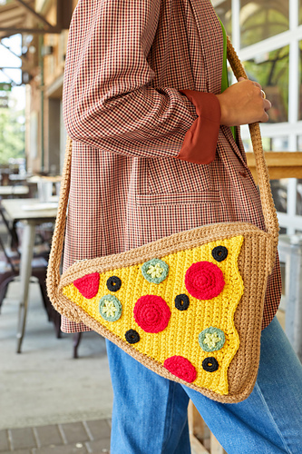 Ravelry: Pepperoni Pizza Purse pattern by Amy Gunderson