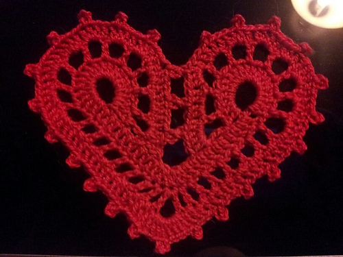 Ravelry: Valentine Heart Pendant pattern by Rosh Chow