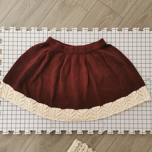 Ravelry: Mood Swing Skirt pattern by Barbara Peček