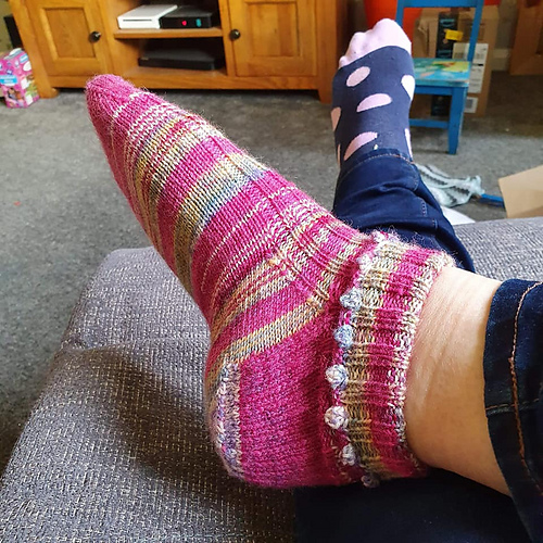 Ravelry: Bobble Pop Sock pattern by Lucy Crossby (Purl A Row)