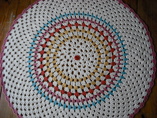 Ravelry: Ruffled Granny Rug pattern by Jessica Turner