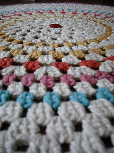 Ravelry: Ruffled Granny Rug pattern by Jessica Turner