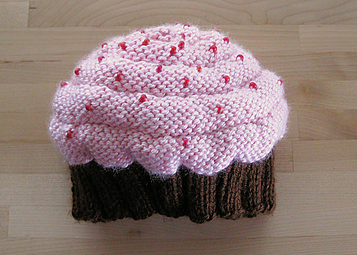 Ravelry: Cupcake Hat pattern by Alicia Lutz